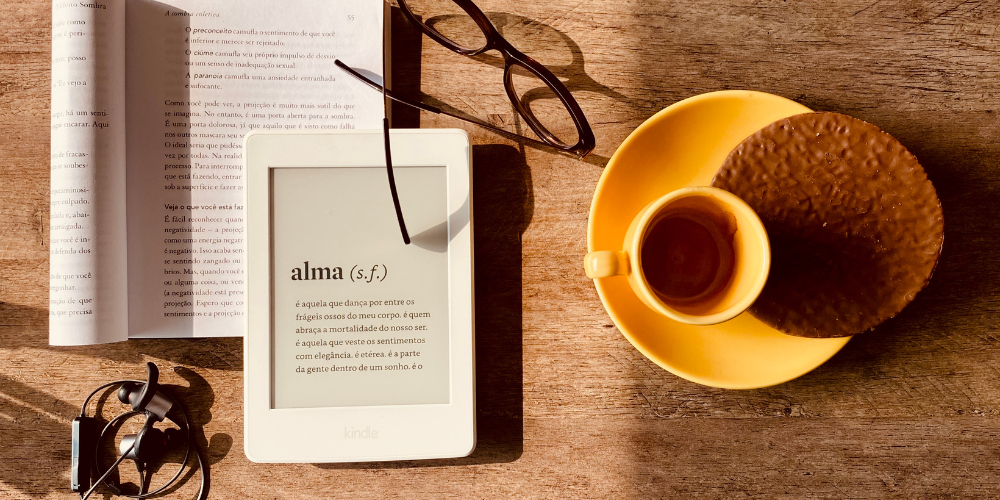 Pros and Cons of Ebooks | Pros and Cons of Paper Books – The Urban Writers